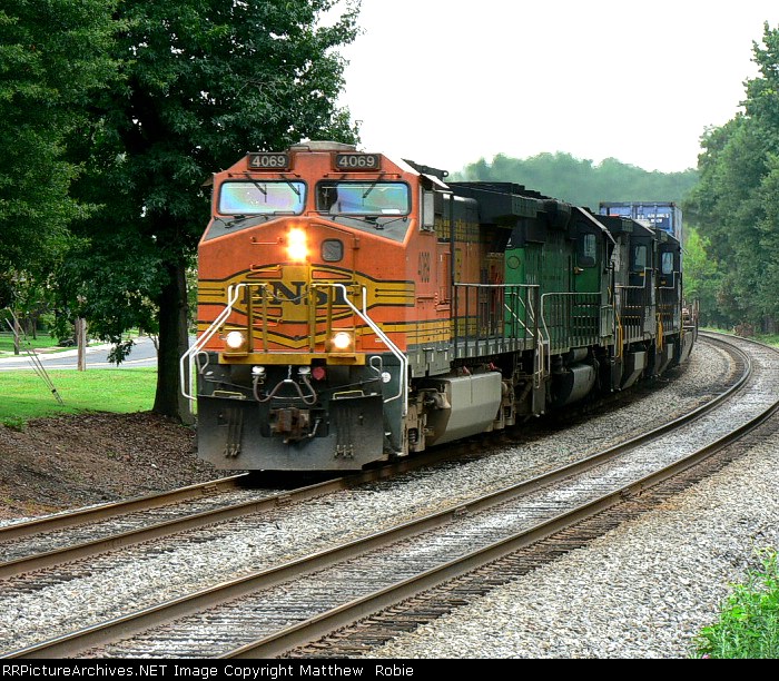 BNSF 4069/NS 204